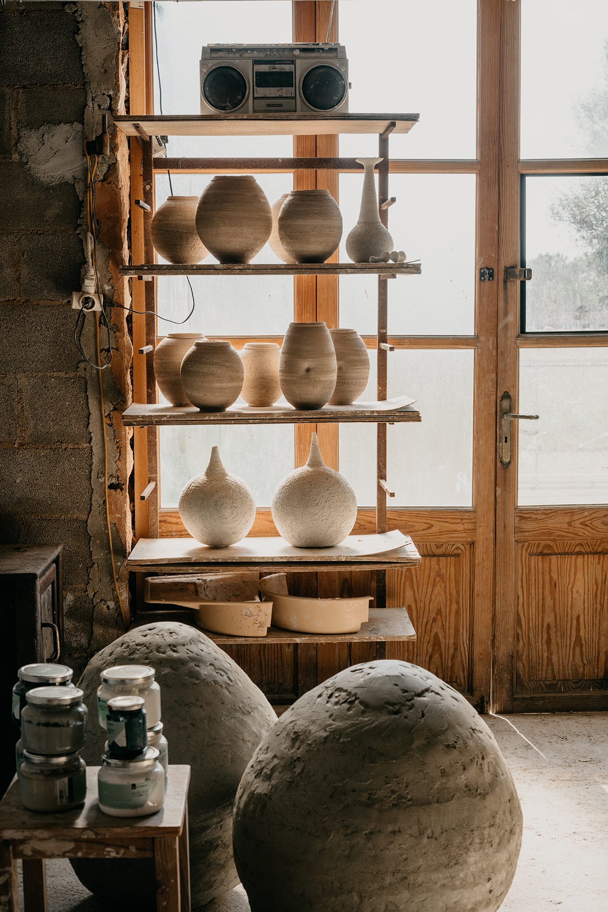 Descubre la cerámica con alma del artista mallorquín Jaume Roig - La vida en Mallorca