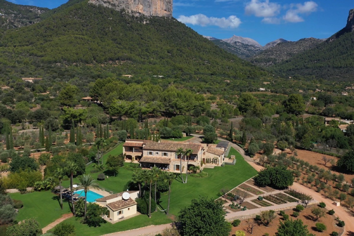 Luxury Estate surrounded by Stunning Mountains and Lush Gardens in ...